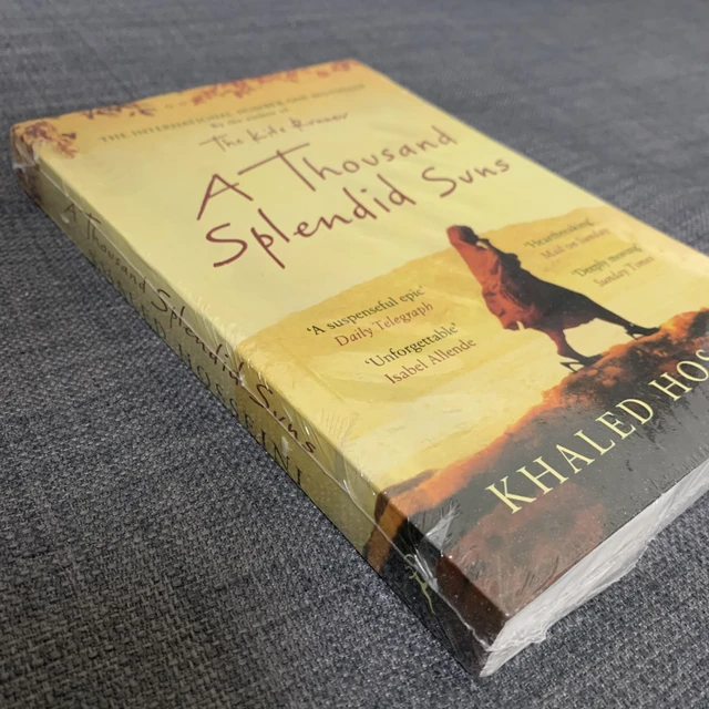 A Thousand Splendid Suns Book Cover