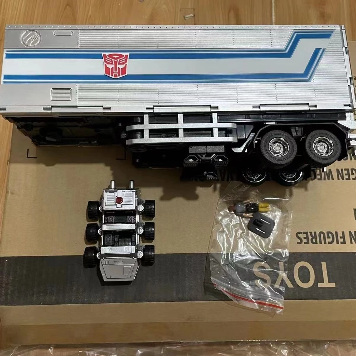 Generic MP10 CYBERTRON COMMANDER CONVOY Optimus Prime Transformers ...