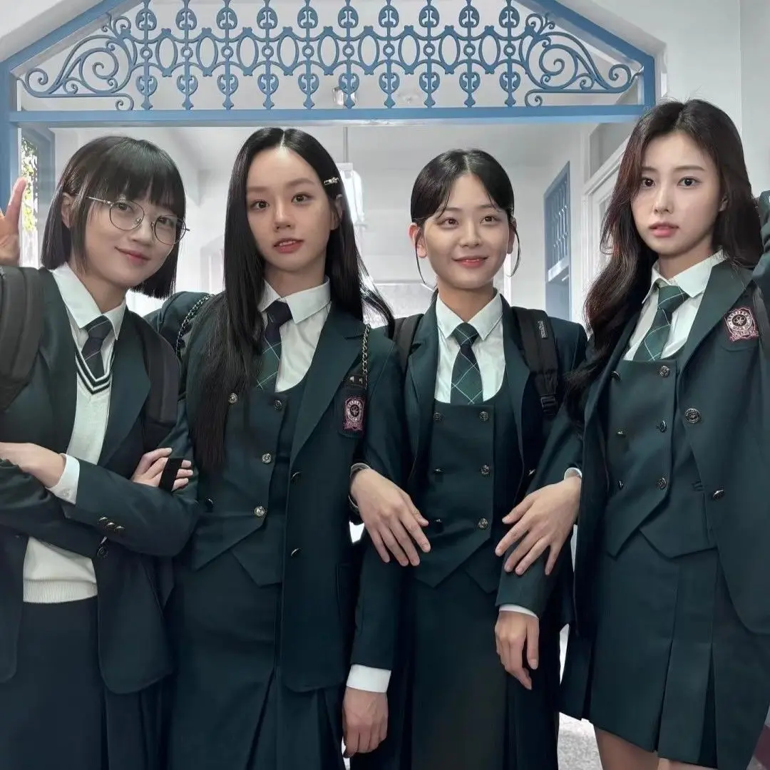 Uniforme escolar coreano Drama Friendly Rivalry Lee Hye ri Chung Su Bin ...