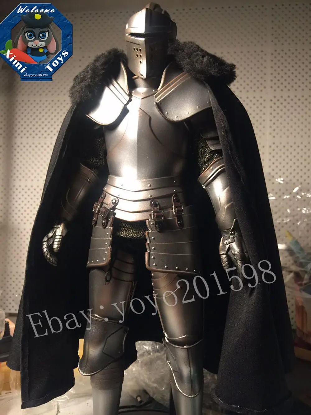 G4-06-1-6-Scale-Black-a-royal-knight-fur-collar-cloak-For-12-Male-Body.jpg