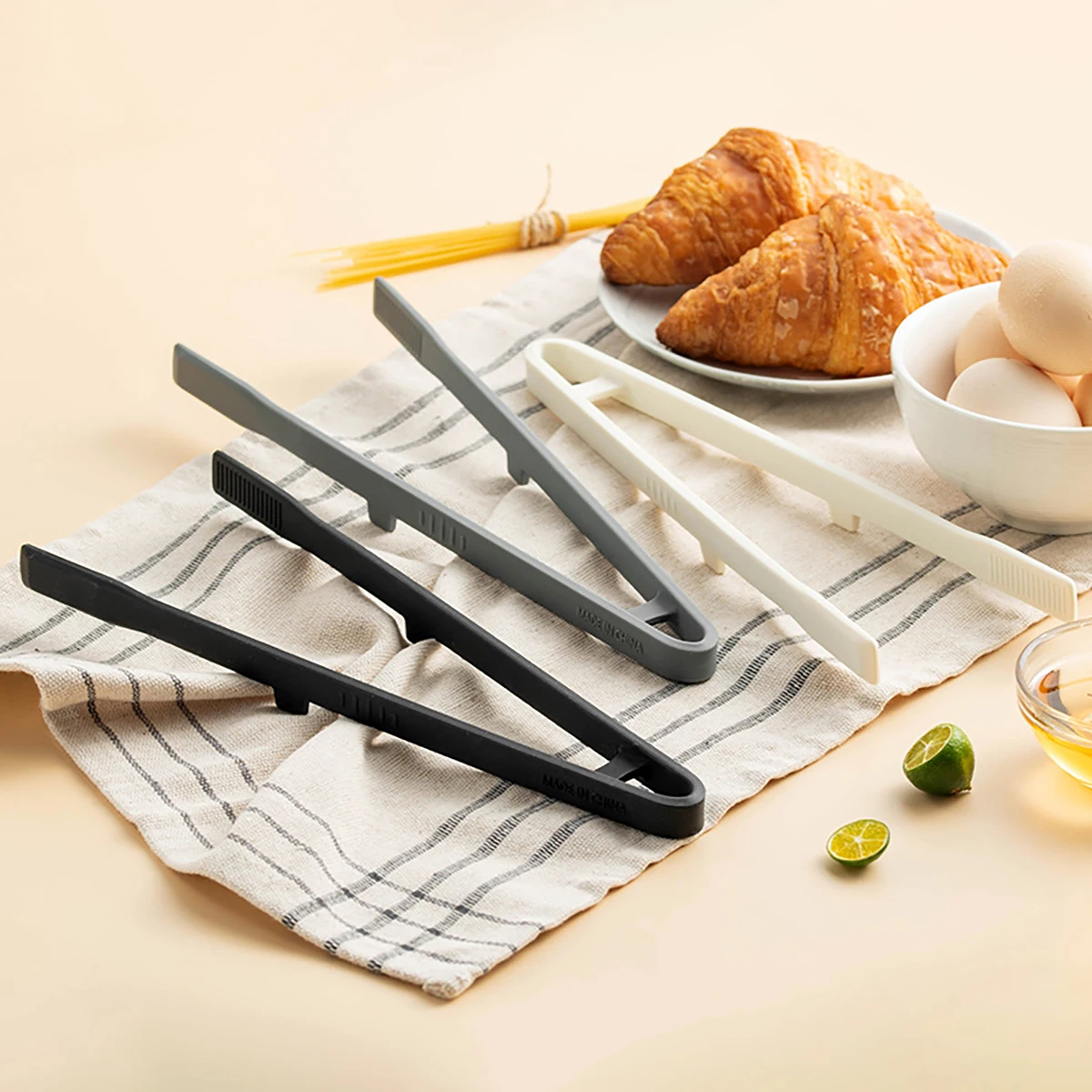 1pc Integrated Silicone Food Clip Kitchen Anti-scalding Bread Cake Clip ...