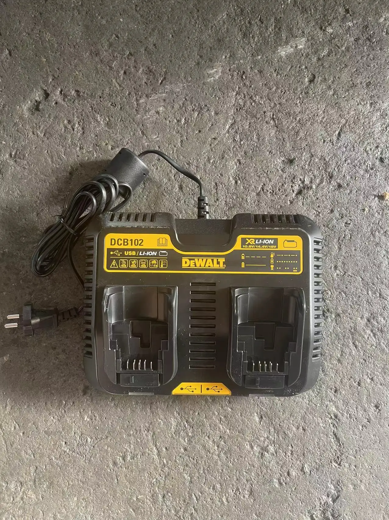 New-original-Dewalt-DCB102-10-8-18V-4-0A-Dual-Lithium-Ion-Battery ...