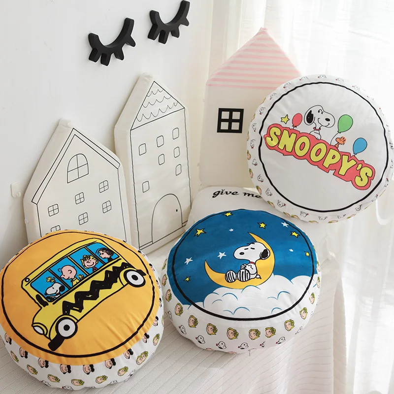 Kawaii Cartoon Snoopy Round Pillow - KawaiiMerch.com