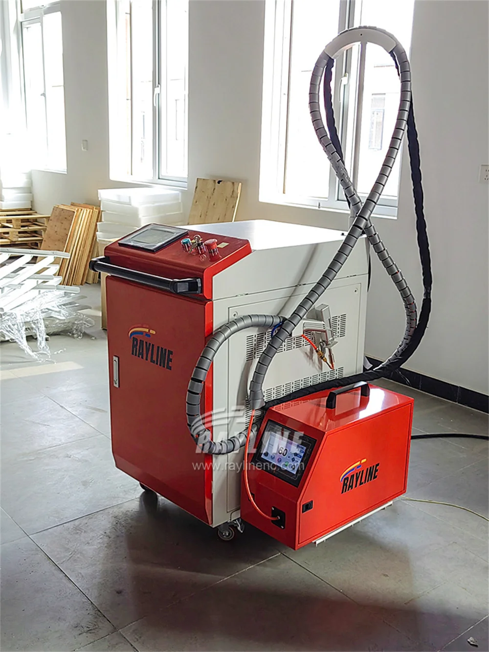 Stainless-Steel-aluminum-alloy-laser-welding-equipment-1500W-handheld ...