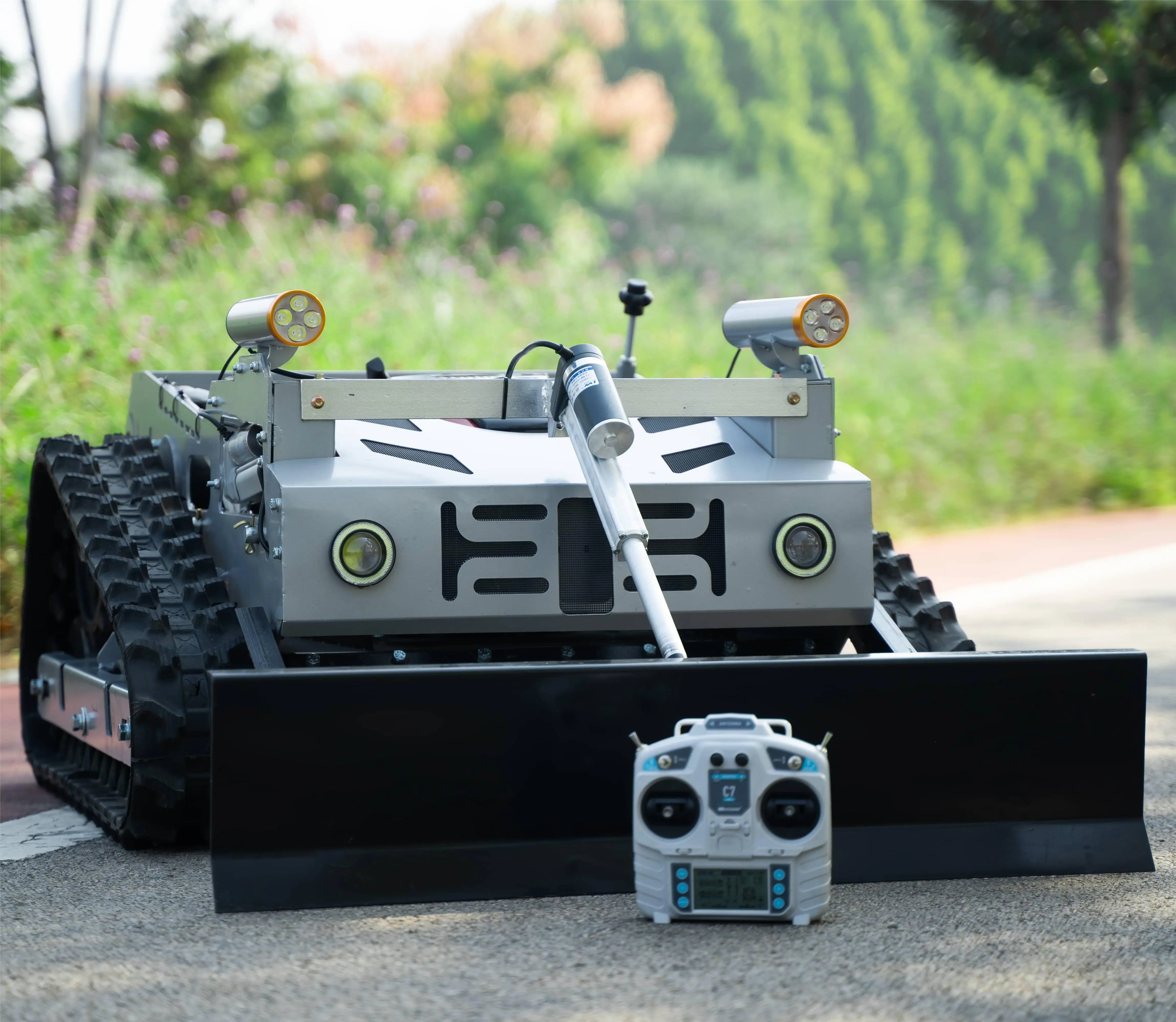 550mm-Crawler-Remote-Control-Lawn-Mower-With-Snow-Shovel ...