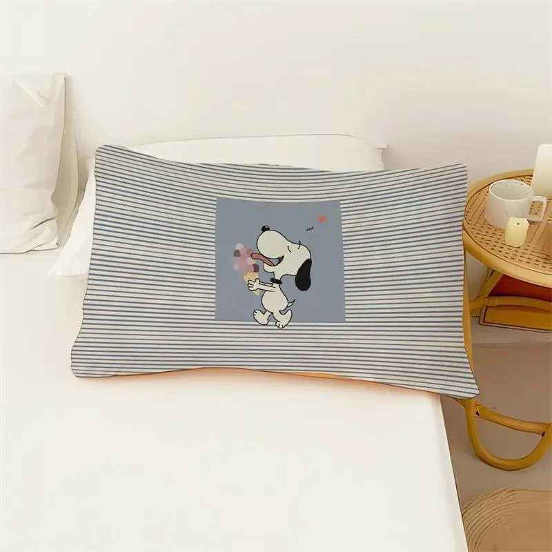 Funda de almohada de una sola cara con dibujos animados de Snoopy ...