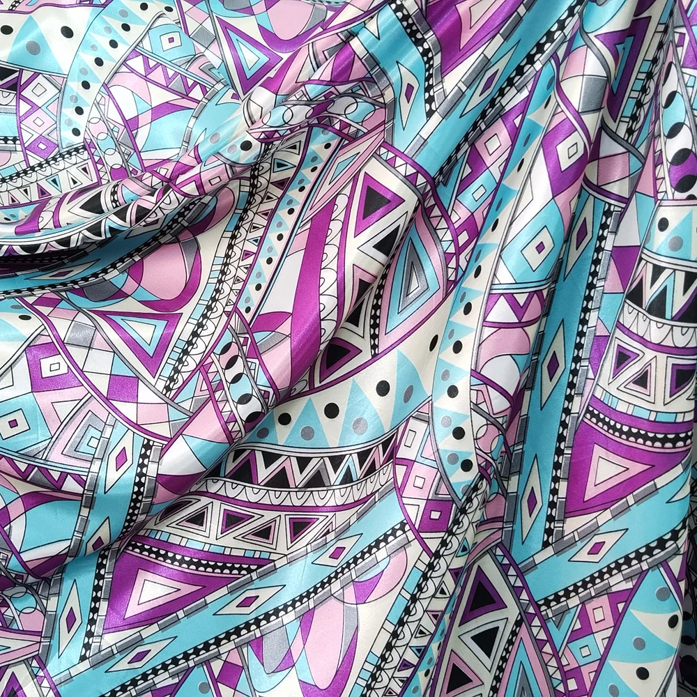 Tecido-cetim-sedoso-com-patchwork-geom-trico-forro-Material-Charmeuse-1 ...