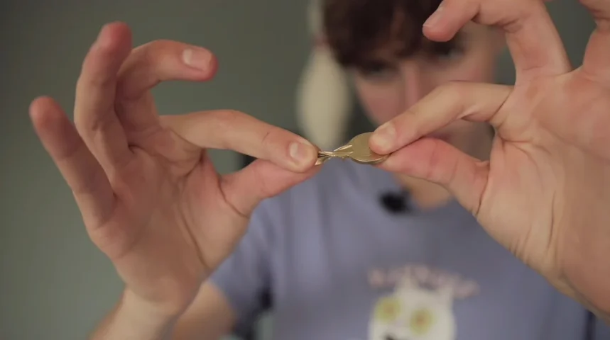 2023-Twist-Key-by-Luke-Oseland-Magic-Tricks.jpg