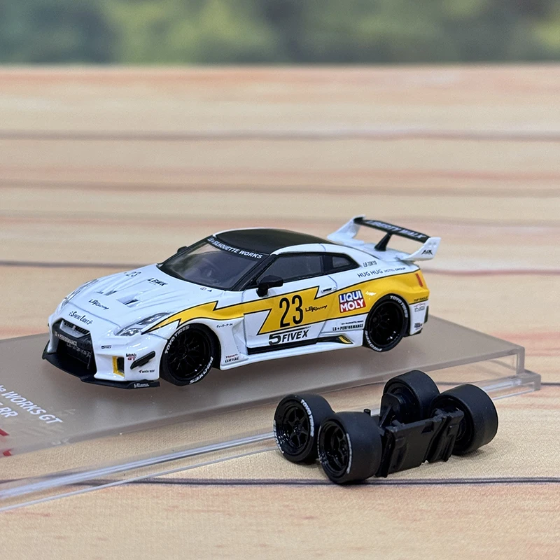 CM-1-64-LBWK-GTR-R35-Super-Silhouette-35GT-RR-White-Flash-Diecast ...