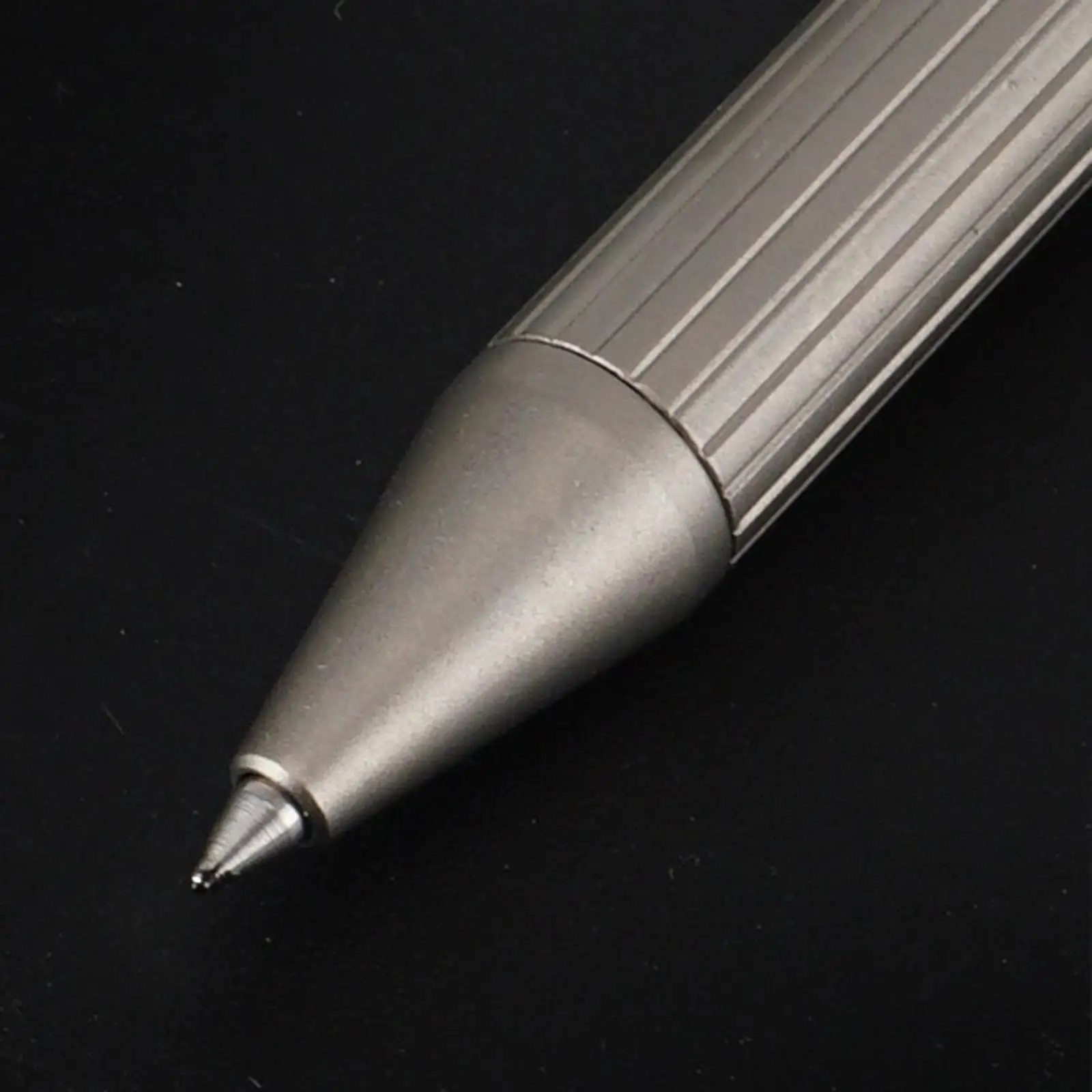Retractable-Ballpoint-Pen-Titanium-Alloy-Fittings-Professional ...