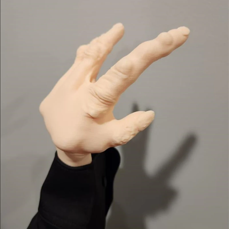 Scary Movie 2 Butler Hand