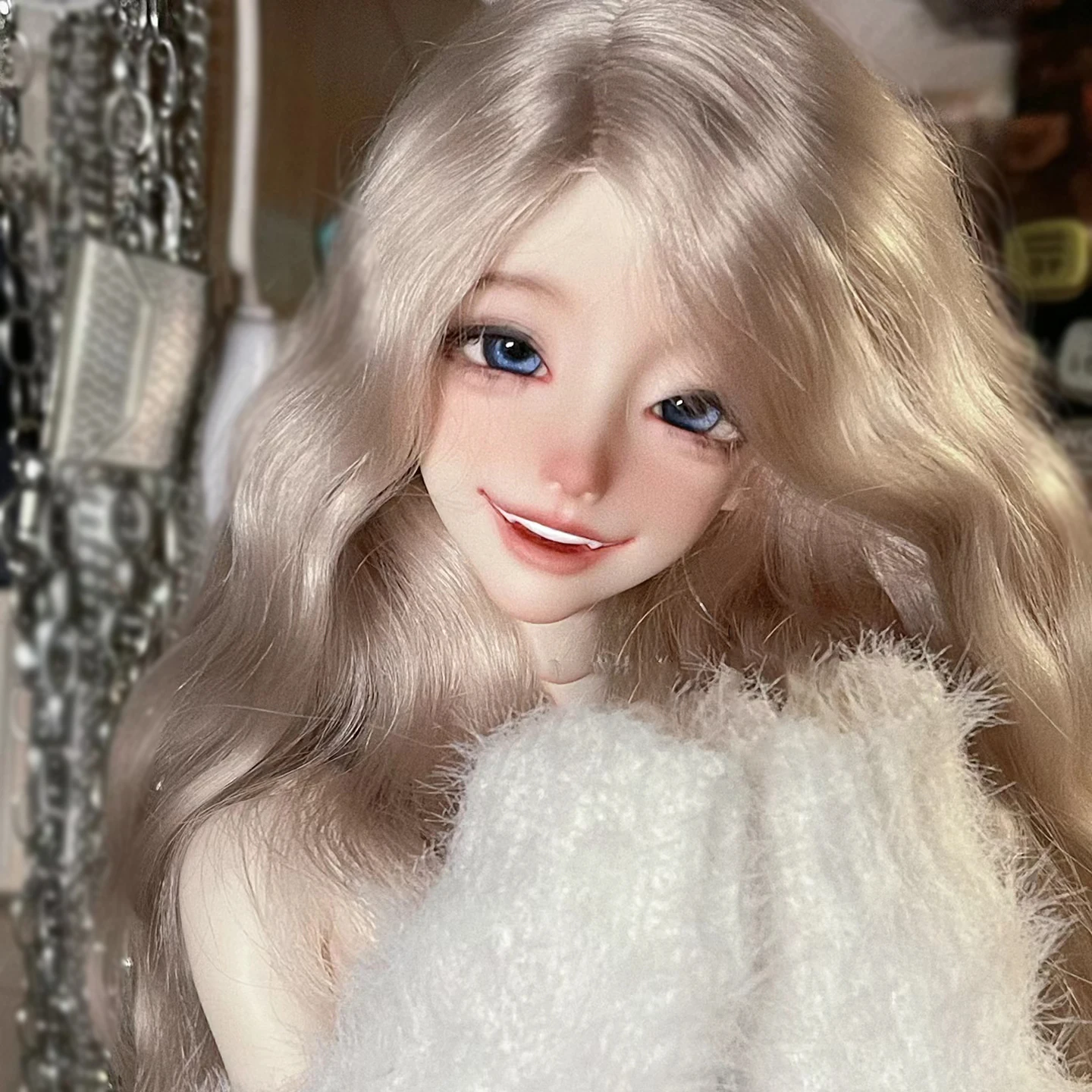 1-4-BJD-Doll-Head-With-Girl-Body-No-Makeup-Resin-1-4-BJD-Doll-Smile.jpg