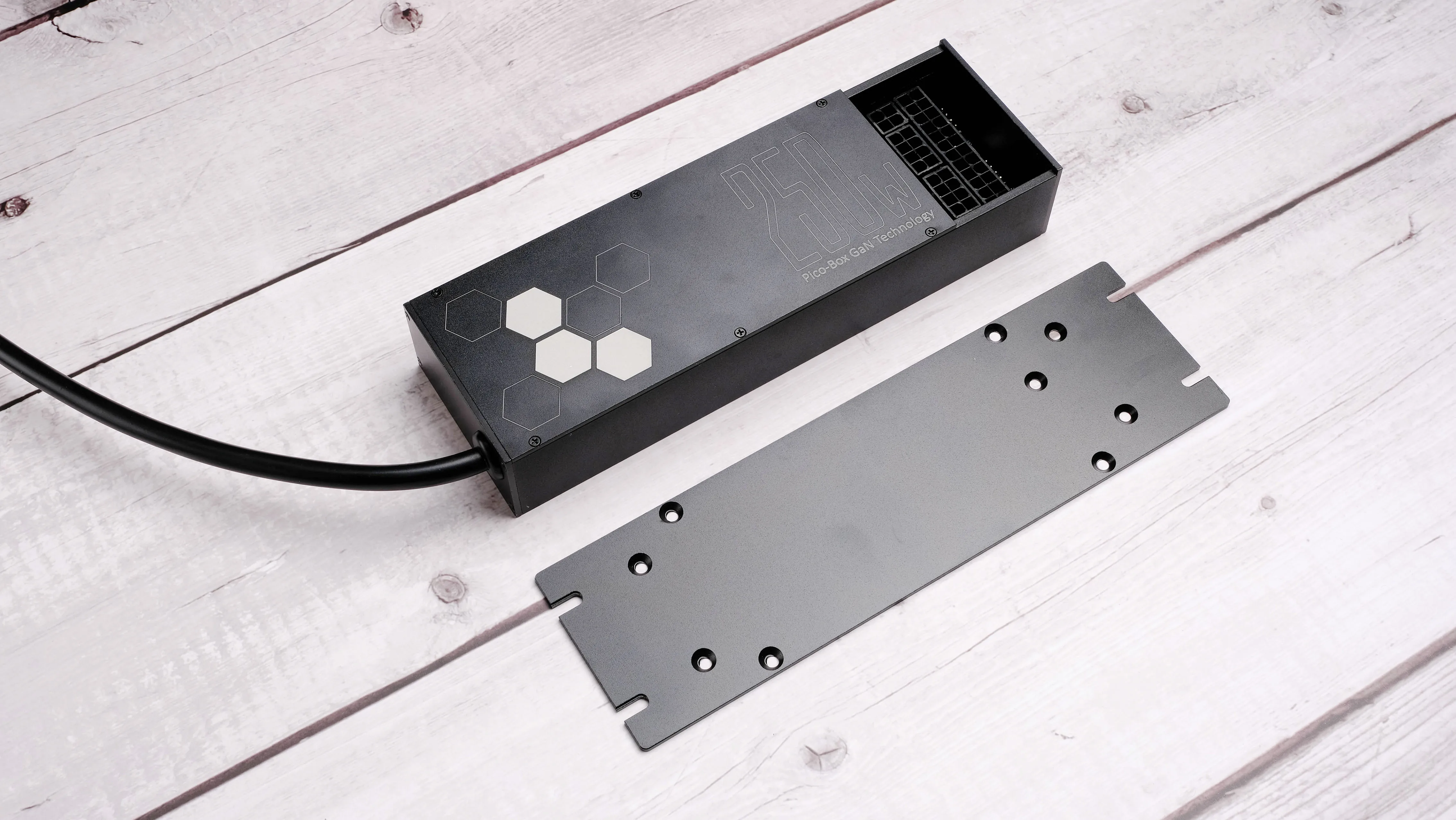 PICO-BOX-Aio-250W-GAN-ATX-DC-ATX.jpg