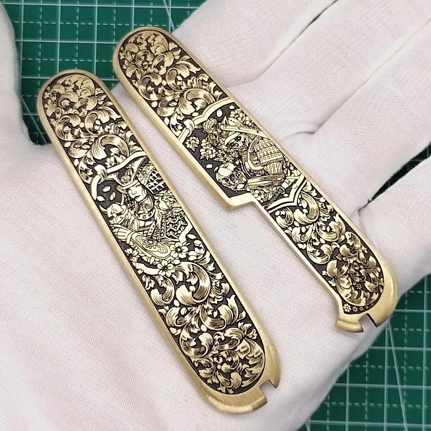 1-Pair-Hand-Engraved-Brass-Scales-for-91mm-Victorinox-Swiss-Army-Knife ...
