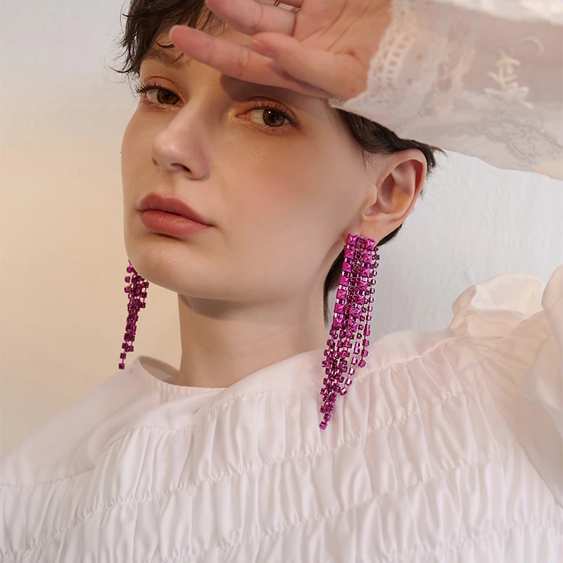 Dinner-catwalk-wedding-sweet-and-gentle-white-pink-crystal-tassel ...