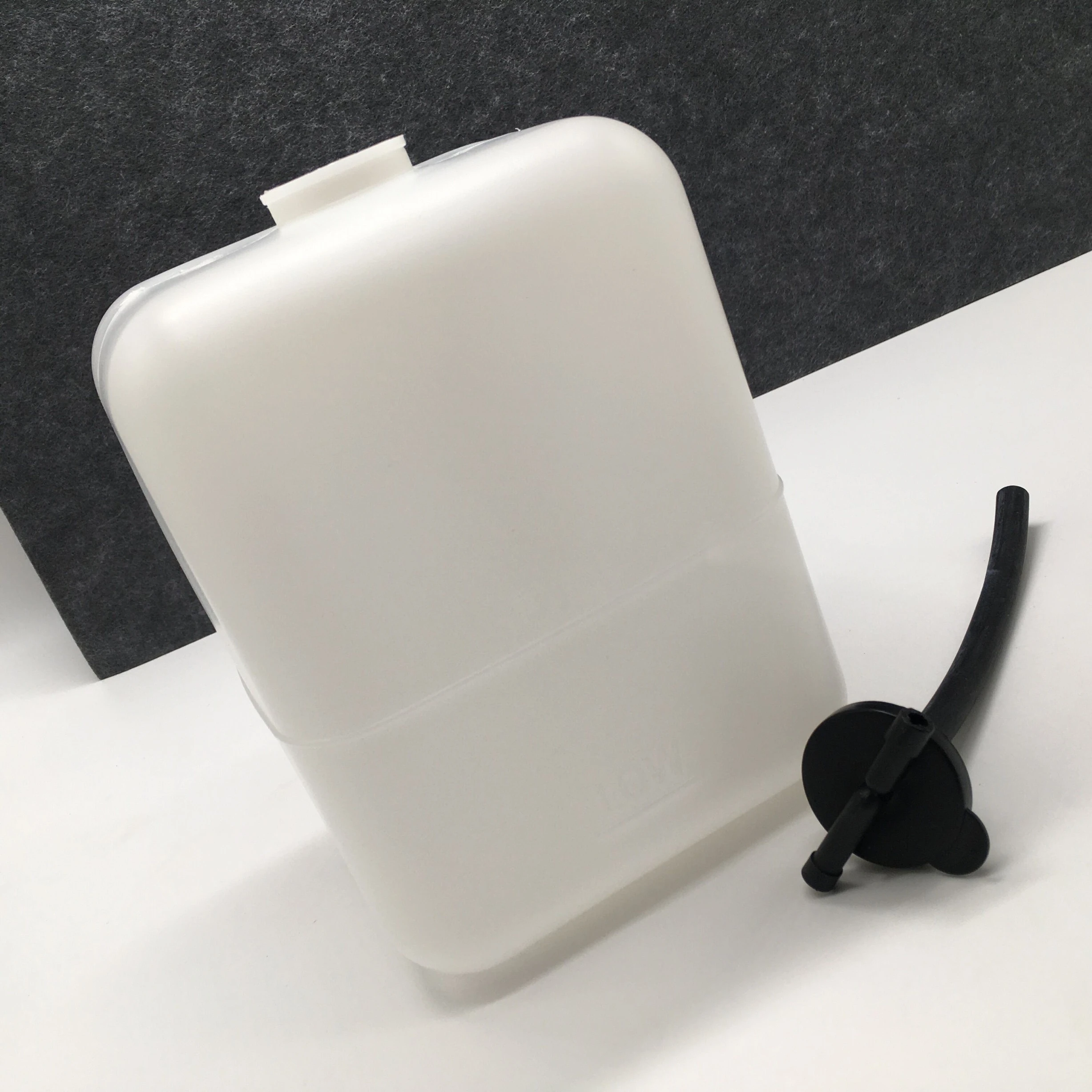 Excavator-Auxiliary-Water-Tank-for-Sany-SY95-135-155-205-215-235-245 ...