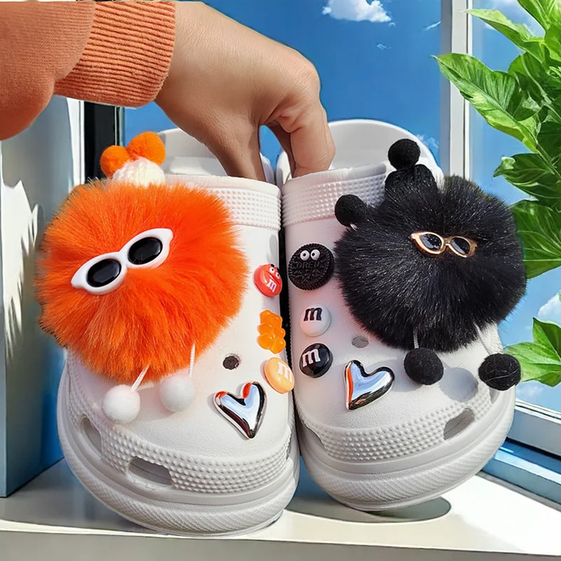 Dijes-de-zapatos-con-agujeros-para-bricolaje-Bola-de-felpa-decoraci-n ...