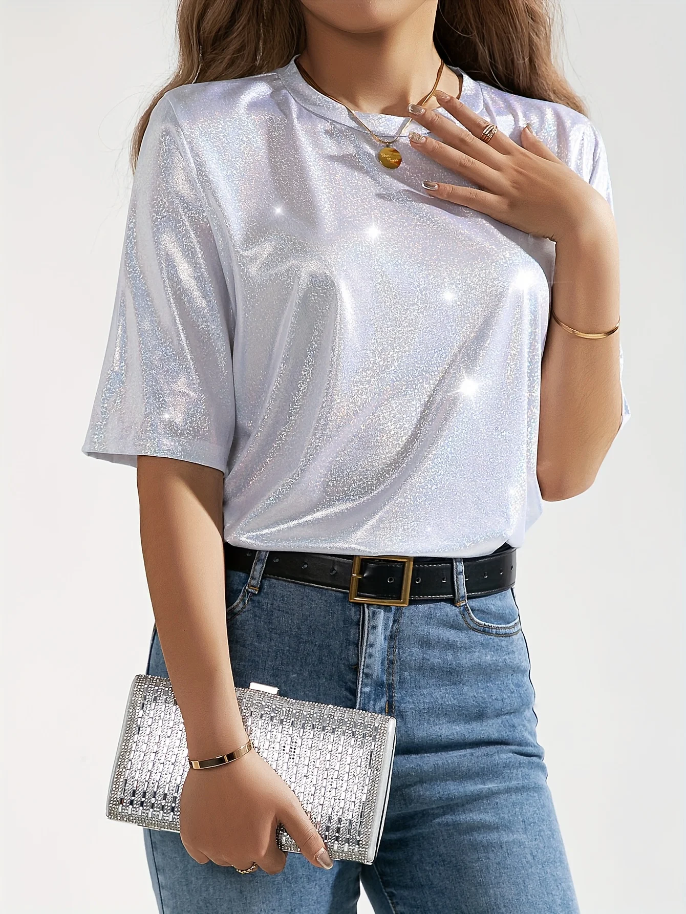 Camiseta-gola-redonda-branca-e-prateada-com-lantejoulas-camiseta-casual ...