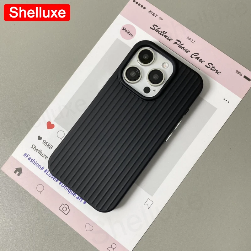 Luxury Corrugated Pattern Liquid Cover Shelluxe Shockproof Bumper Case for iPhone 15 (Beige White)