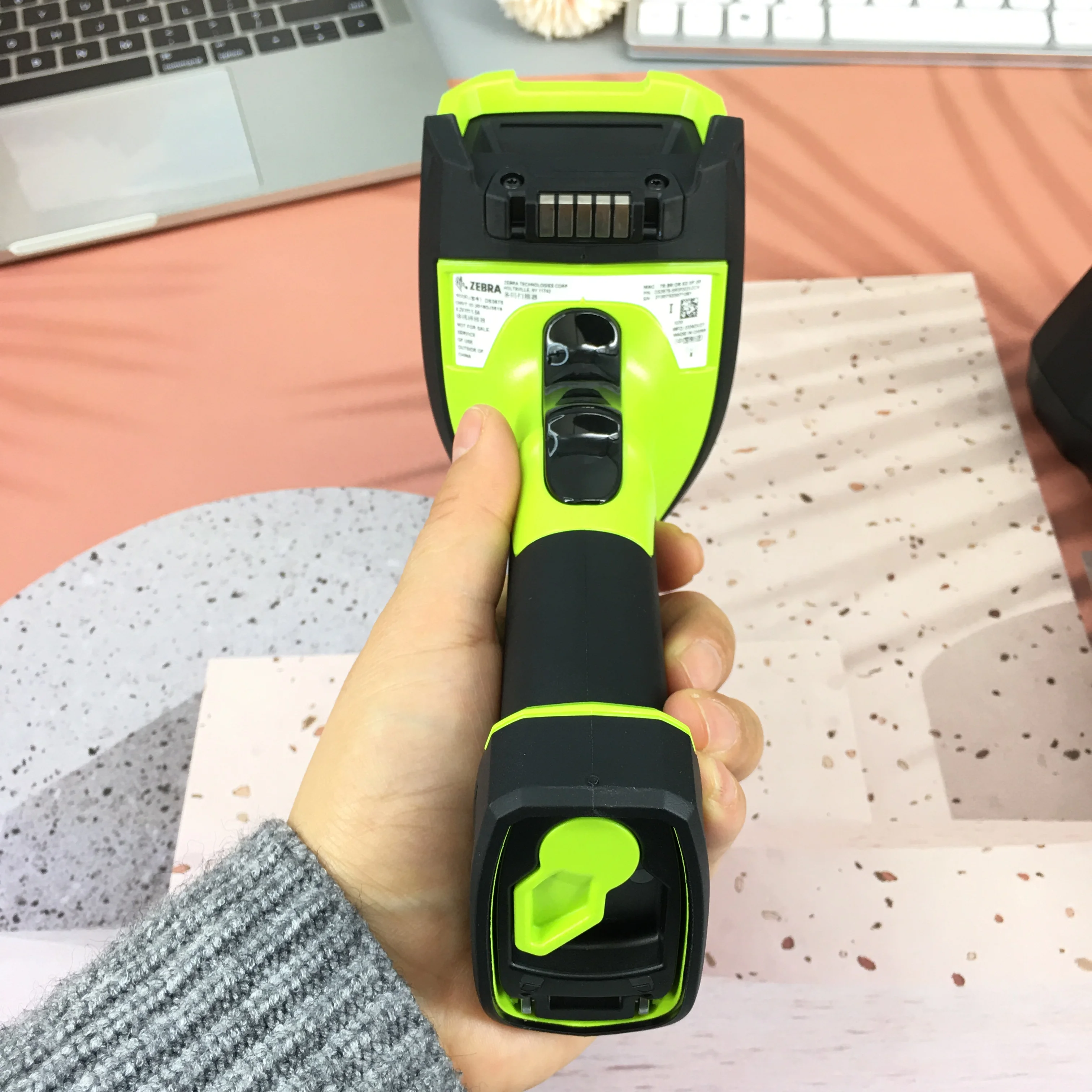 【のため】 Zebra DS3678-SR Ultra-Rugged Cordless 2D/1D Barcode Scanner Kit ...