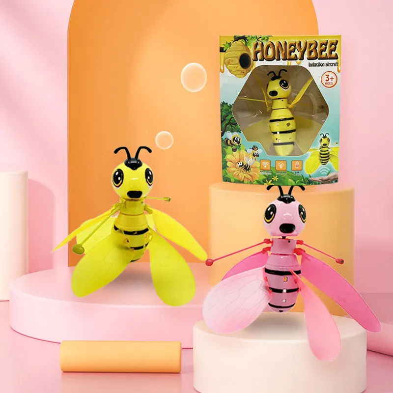 Cartoon Bumble Bee Flying