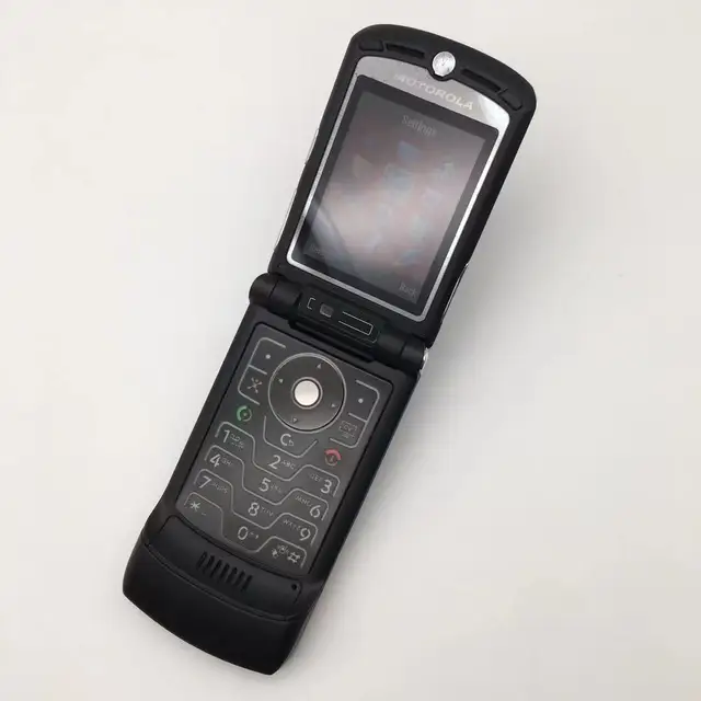 Motorola RAZR V3xx -Original Unlocked 2.2 inches 3G bands HSDPA 850 / ...