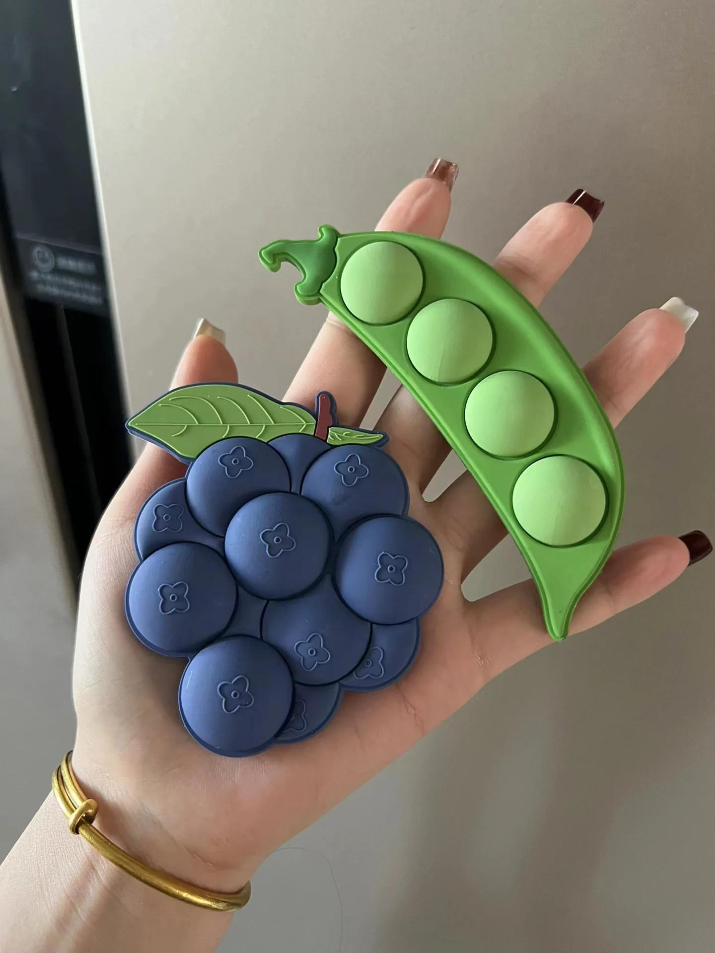 Cute-Creative-Grape-Peas-Fridge-Magnet-Acrylic-Suction-Refrigerator ...