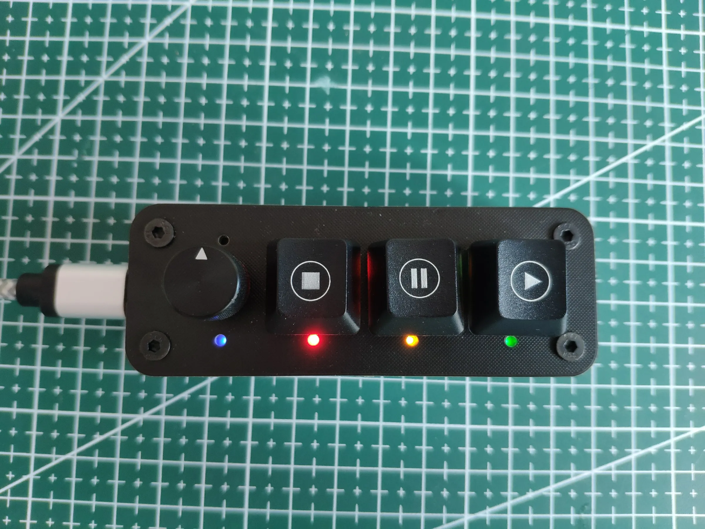 Media-Controller-QLAB-Media-Keyboard-Professional-Controller-3-Key-Knob ...