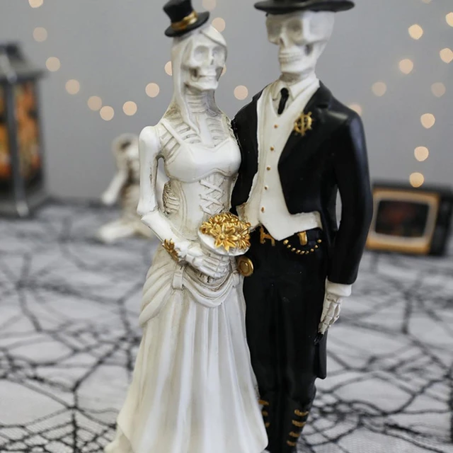 Skeleton Bride And Groom