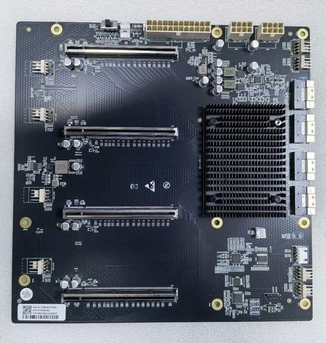 plx88096 PCIe4.0 Quad GPU Board 65mm Wide High Speed Data Transfer for ...