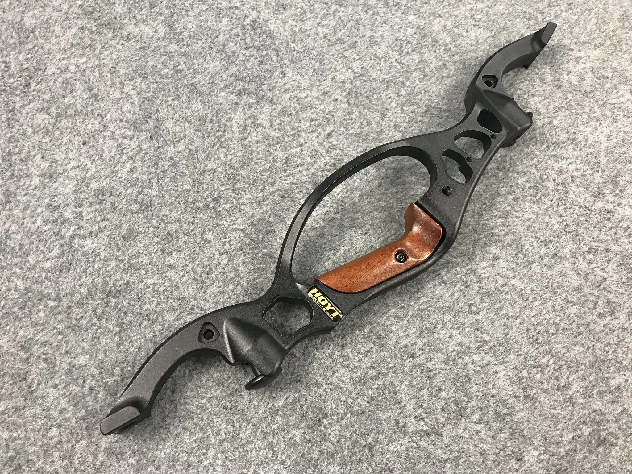 High-Quality-21-Aluminum-Handle-Recurve-Bow-Riser-Metal-Material-Riser ...