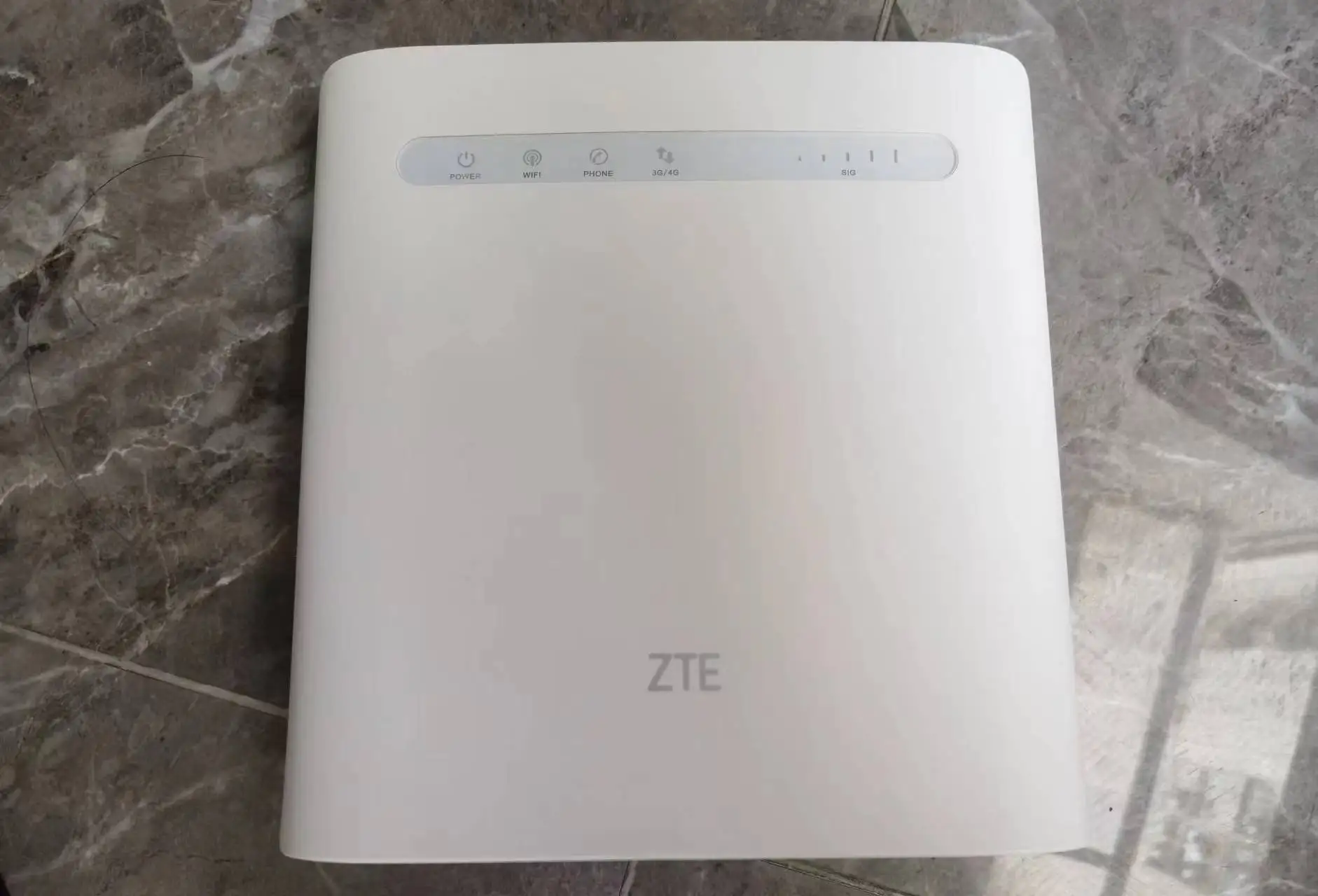 ZTE MF286D 4G LTE Cat6 Router FDD DL300/50Mbps Band 1/3/7/8/20/28 700 ...