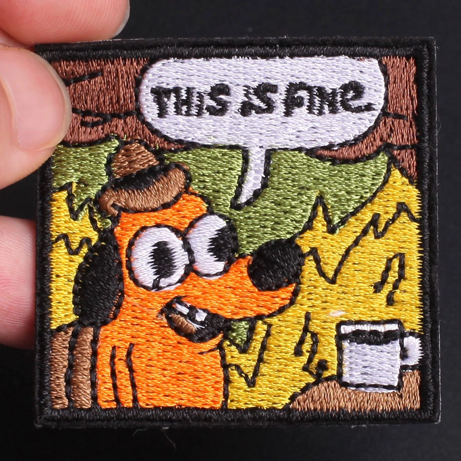 THIS IS FINE Patch Badge Engraçado Desenhos Animados Criativos Animal ...
