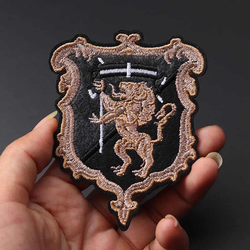 Lion Badge (Size:9.0X7.9cm) Iron On Patch Embroidered Applique Sewing ...