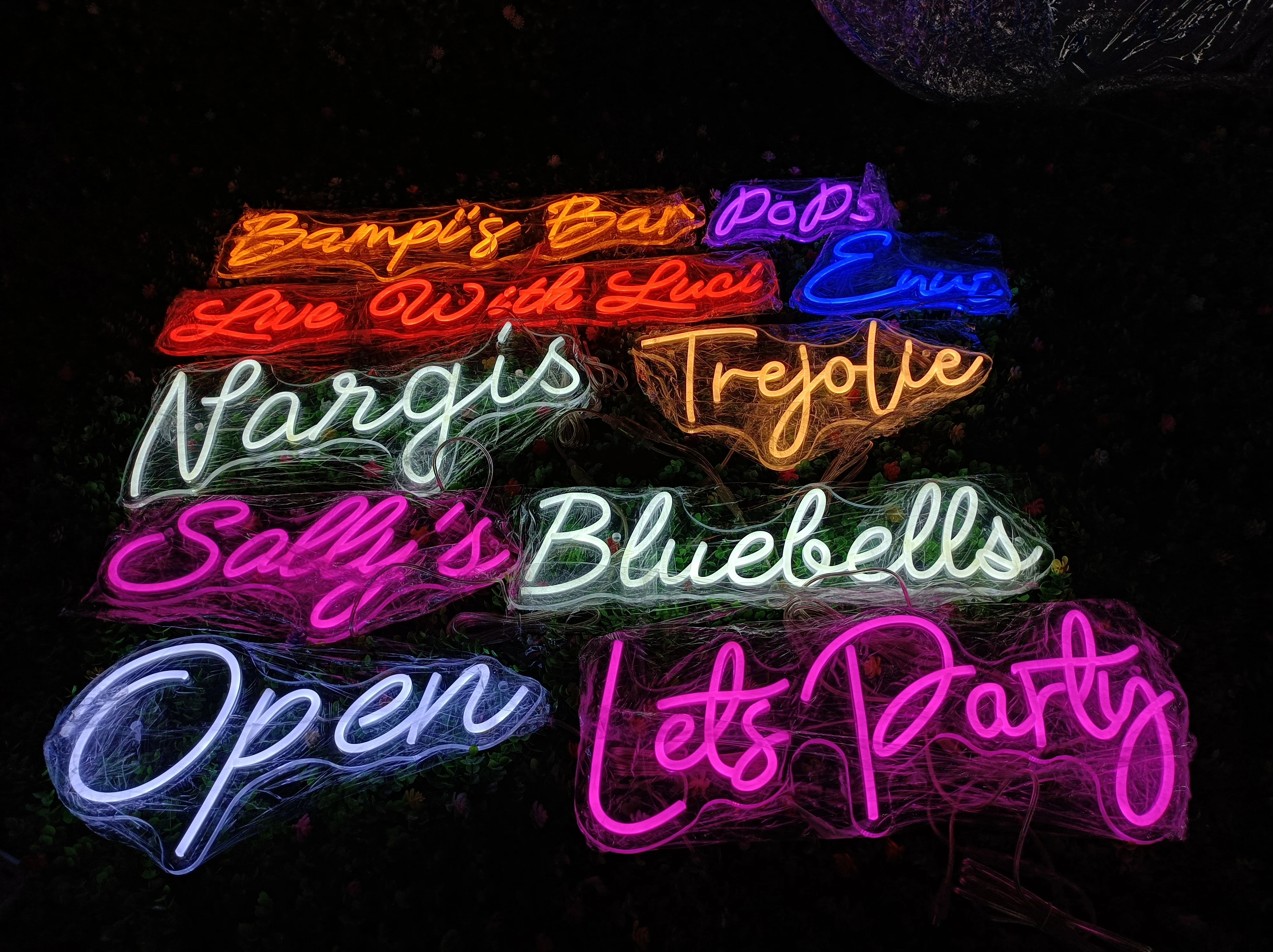 VIP-custom-neon-Light-LED-sign-ART-wall-decorate.jpg