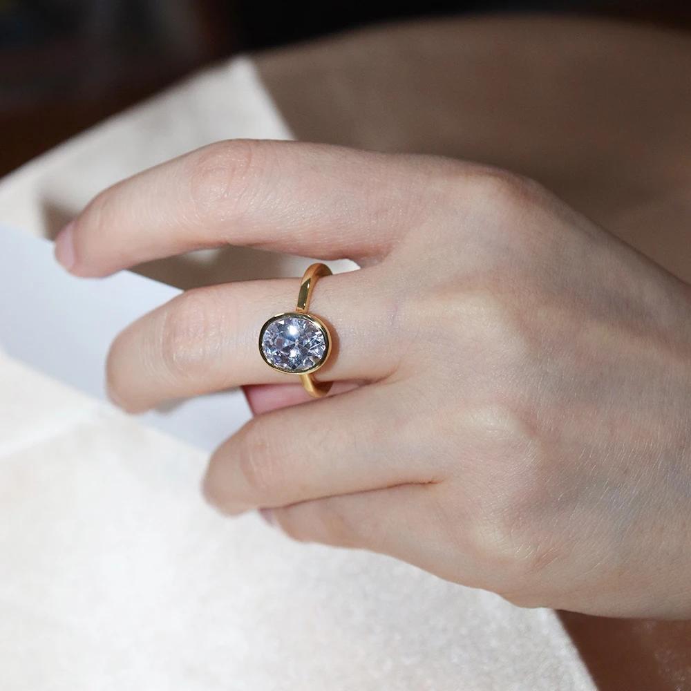 UMQ-Oval-Cut-Crystal-Engagement-Rings-for-Women-Luxury-Cubic-Zirconia ...