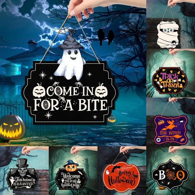 Halloween Plaque And Signs