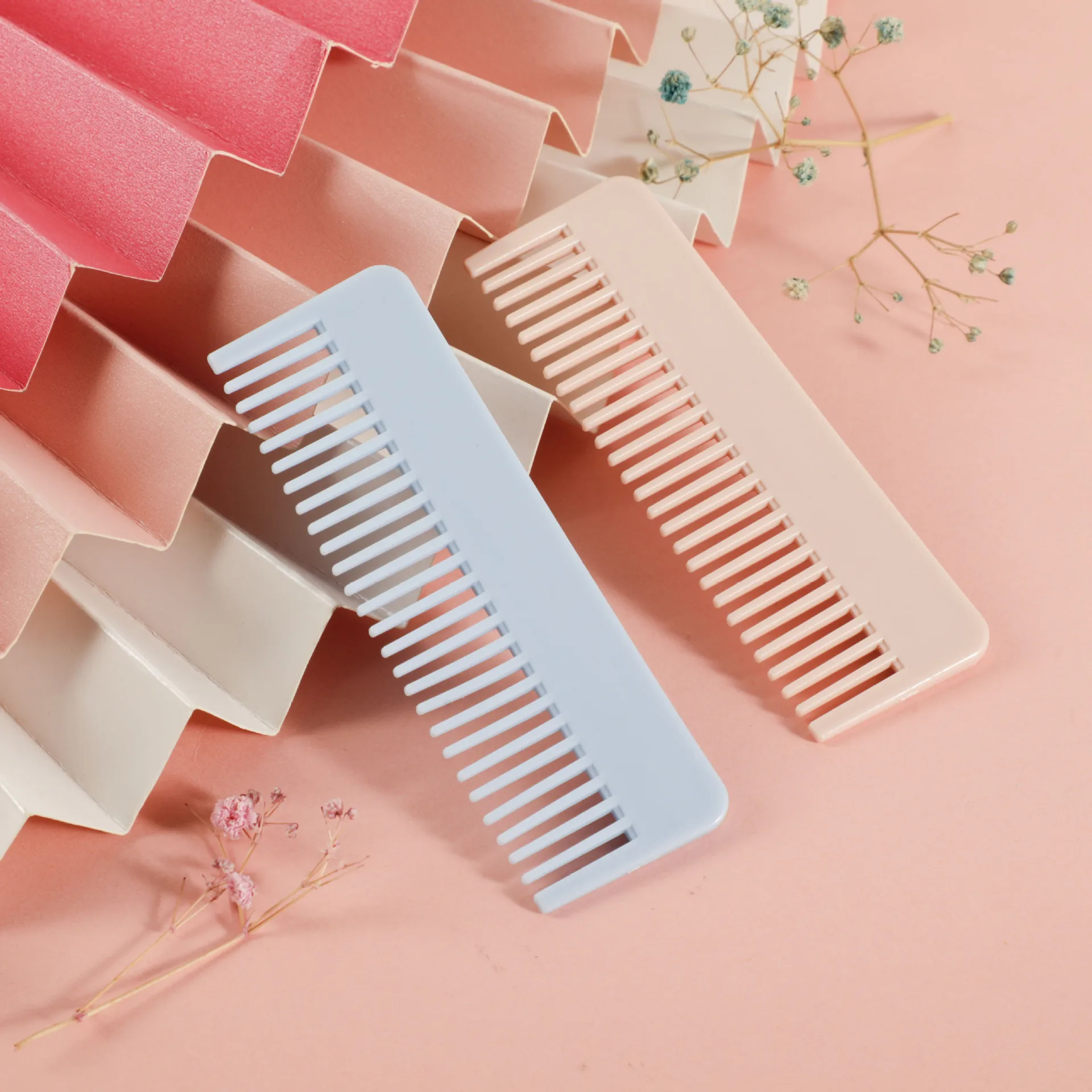 New Cute Plastic Comb Small Portable Mini Beauty Comb Travel Easy To ...