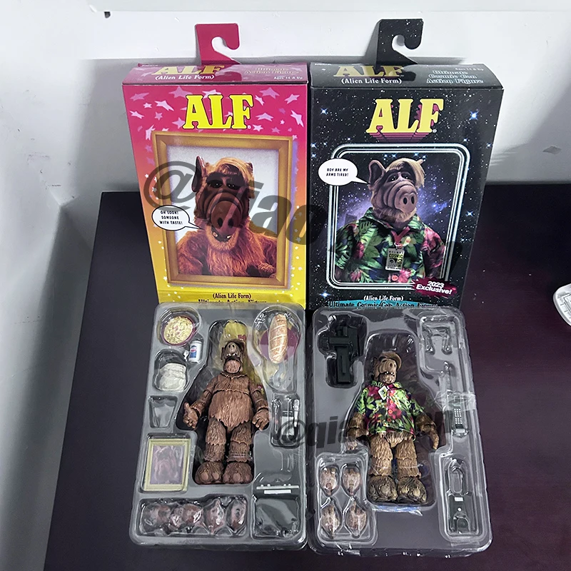 NECA-Figure-2023-Exclusive-Alien-Life-Form-ALF-Ultimate-Cosmic-Con-Alf-holiday-Ver-Action-Figure.jpg