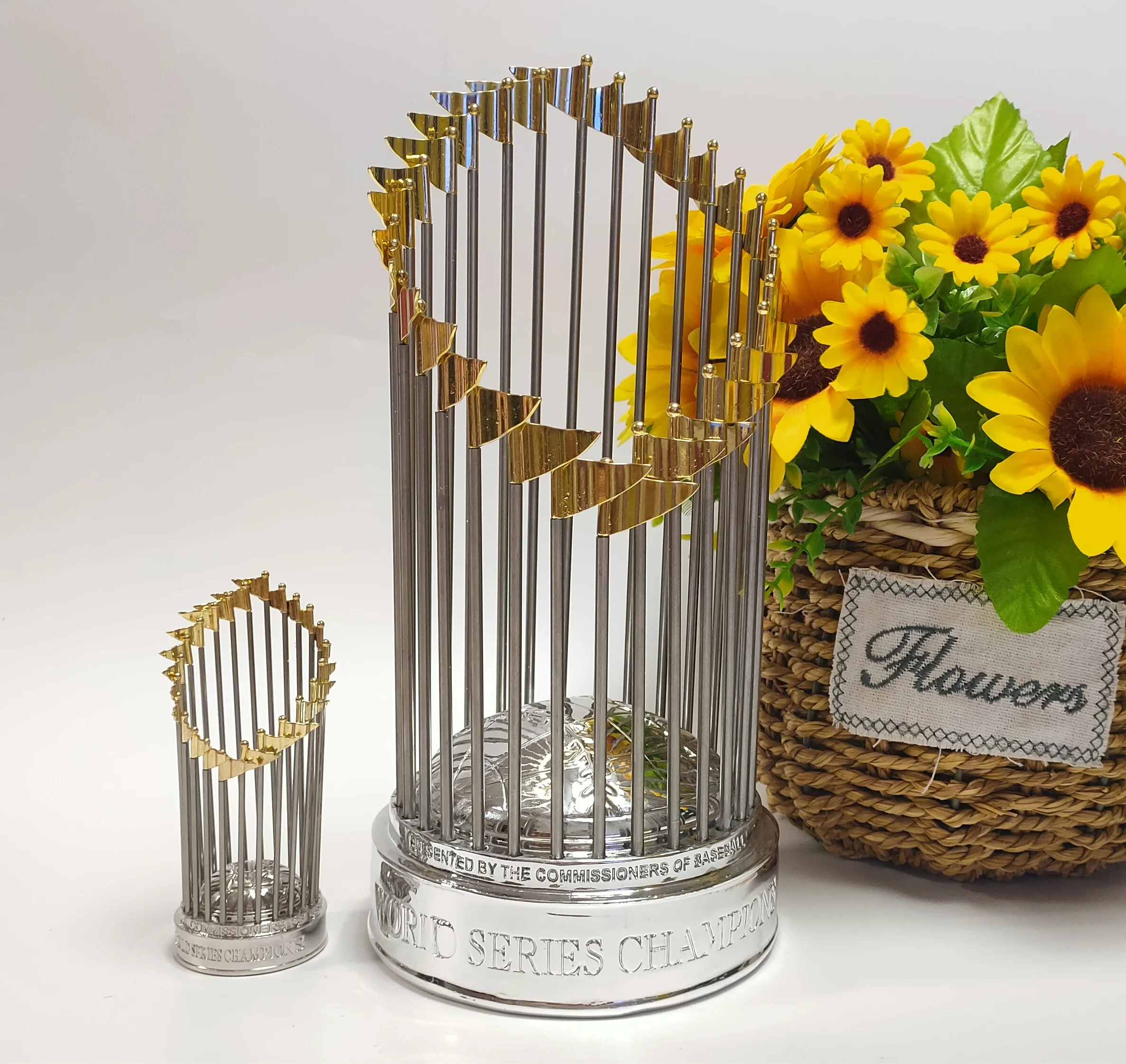 The-Commissioner-s-Trophy-The-Baseball-Trophy-Cup-World-Series-Trophy ...