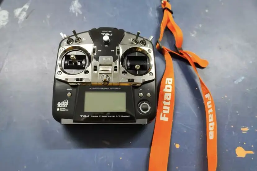 Futaba-sistema-de-Radio-sin-receptor-T8J-8J-8-canales-2-4-GHz-2-4G-S.jpg