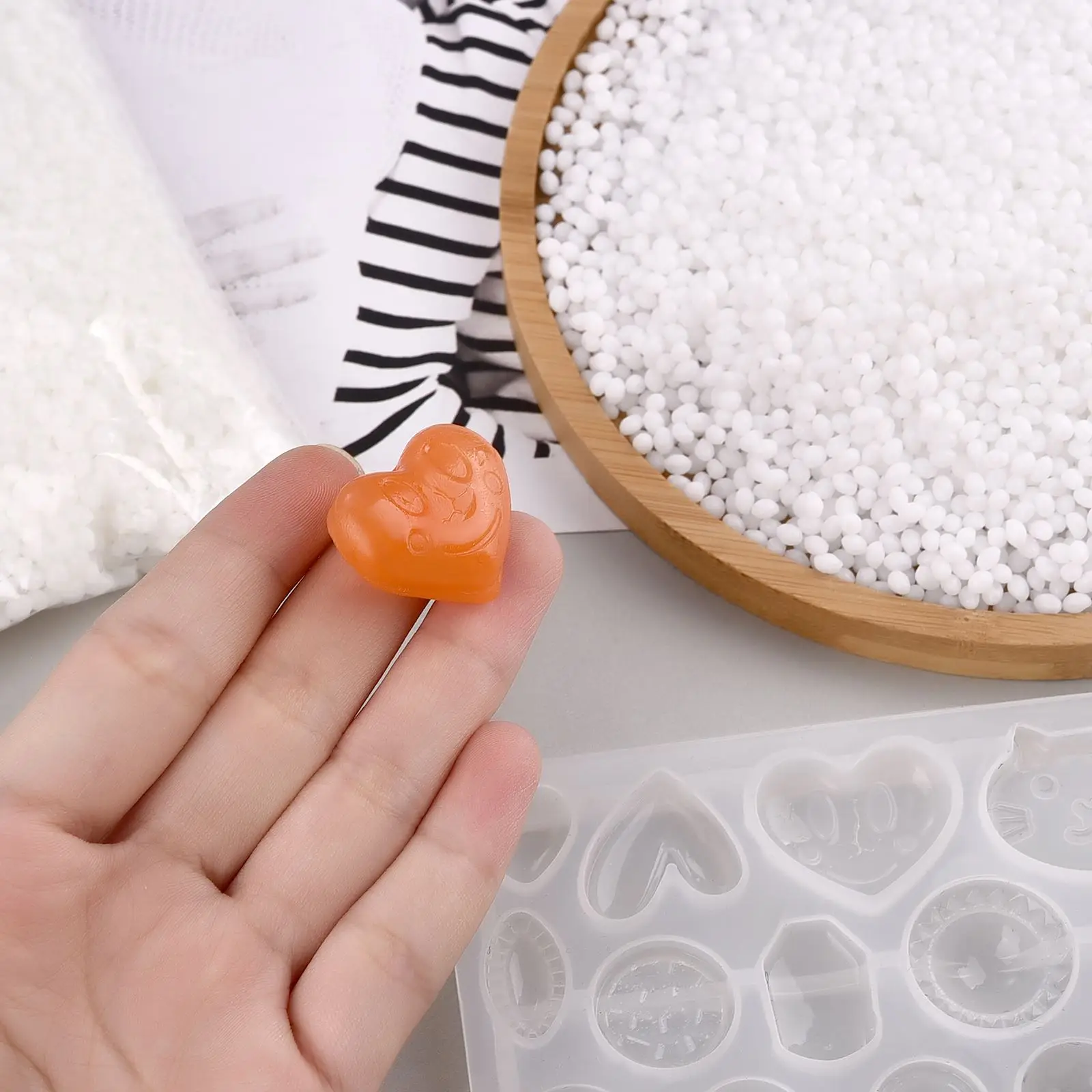 200/300g Polymorph Beads Pellets Water Plastic Poli Mouldable Cool ...