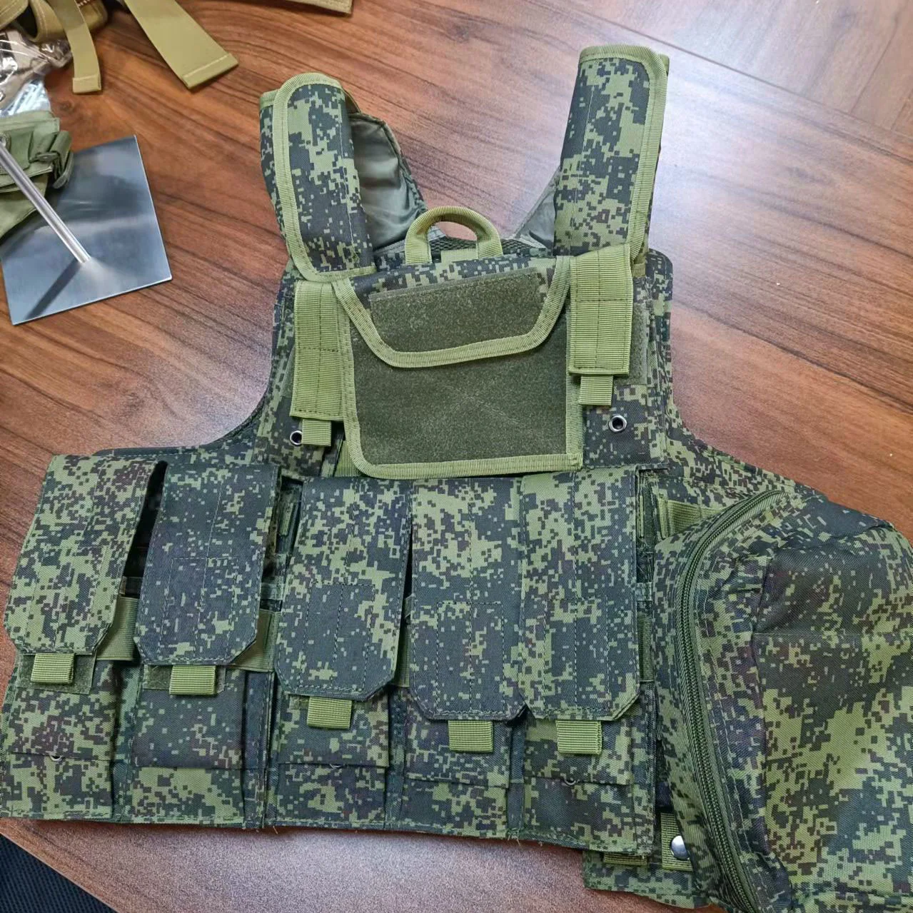 2024-Outdoor-molle-camouflage-eight-piece-combat-tactical-vest-CS-gear ...