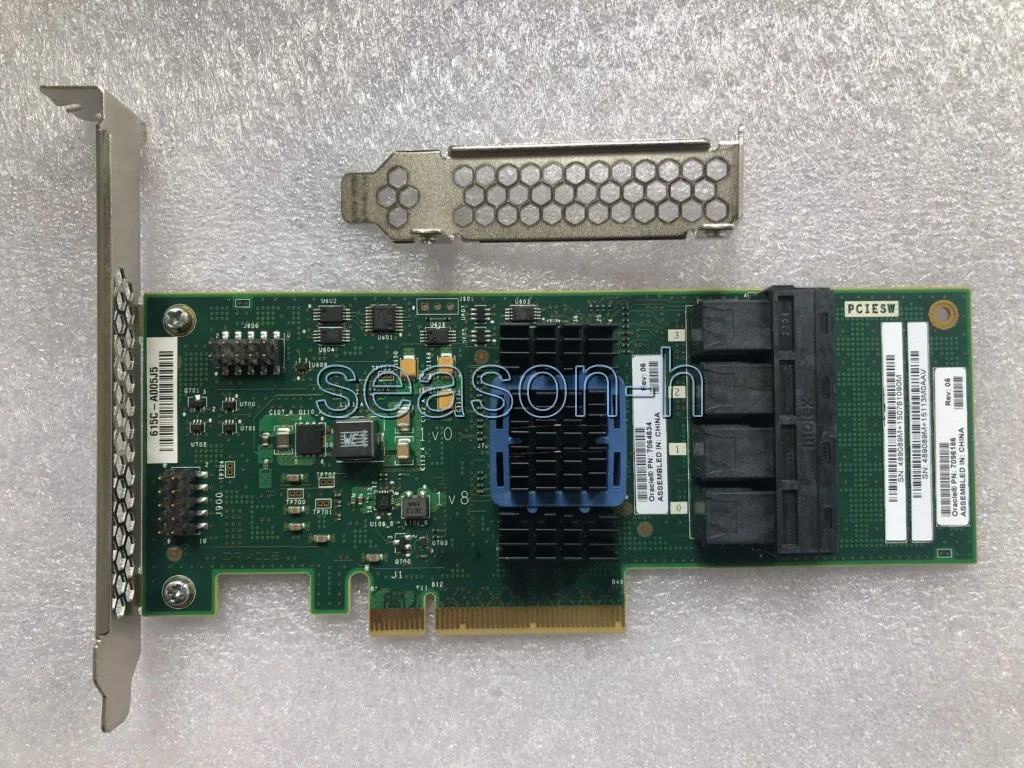 7096186-7064634-nvme-8-port-pci-express-switch-card.jpg
