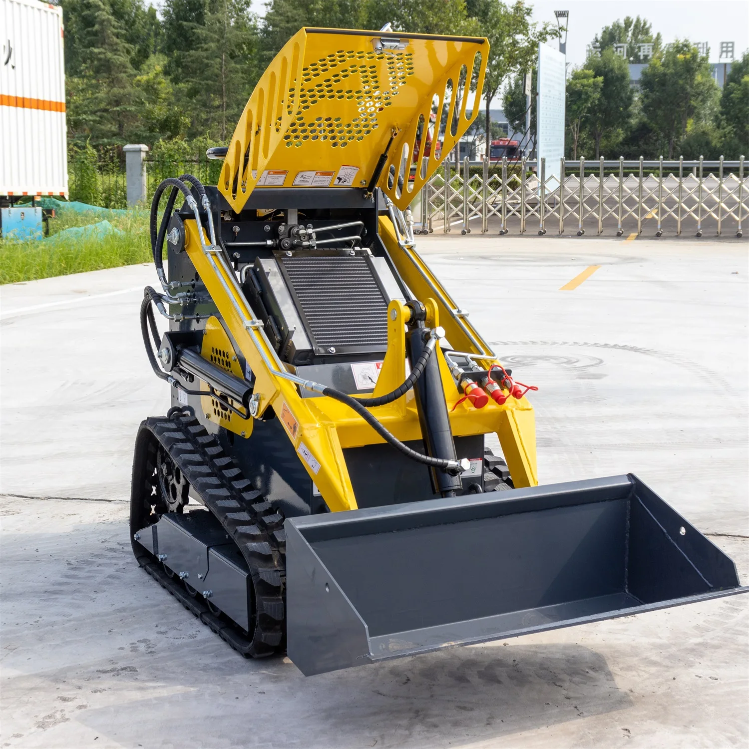 Chinese-Cheap-Mini-Skidsteer-Loader-Diesel-CE-EURO5-Epa-Engine-Wheel ...