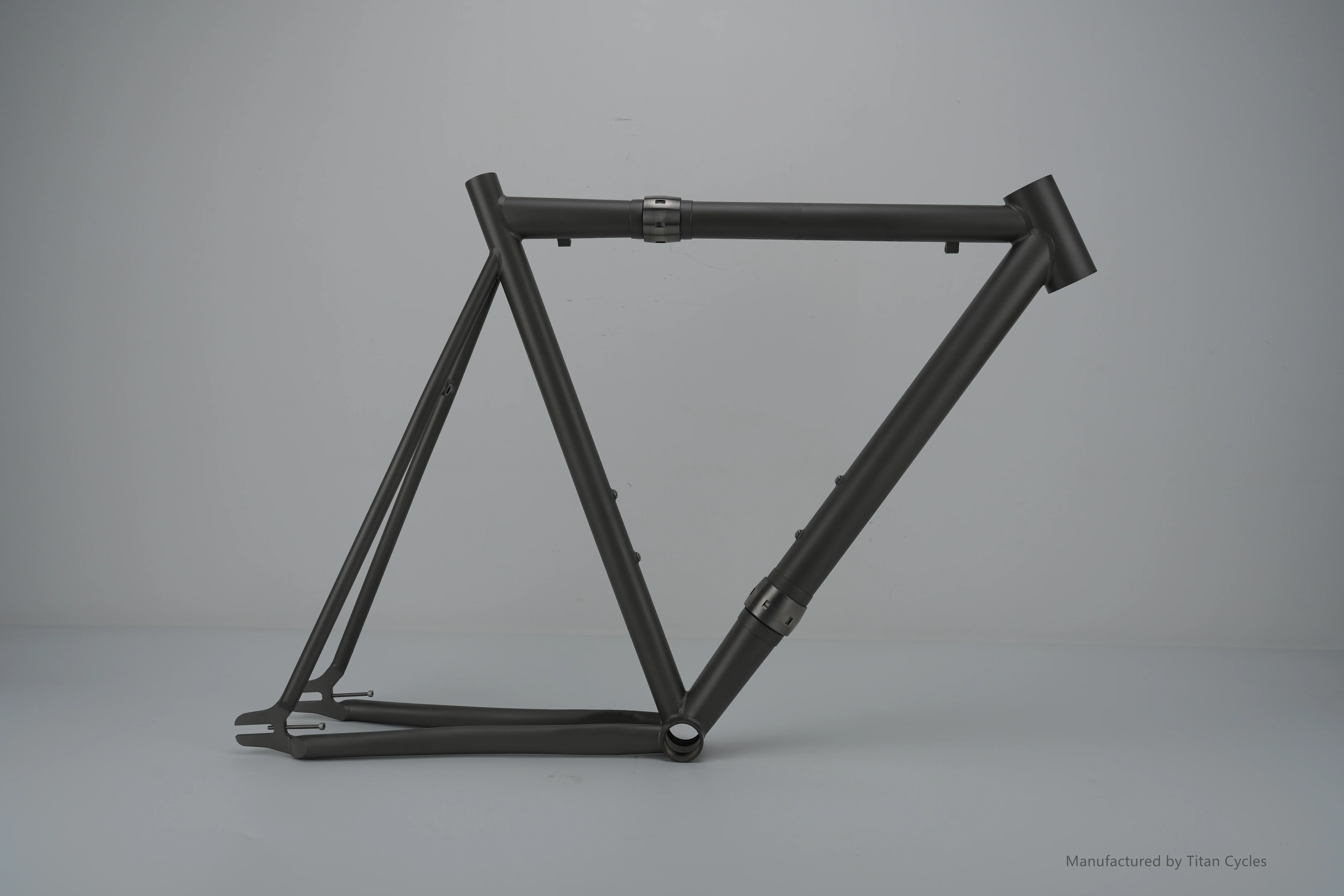Titanium-Track-Bicycle-Frame-with-S-S-coupler.jpg