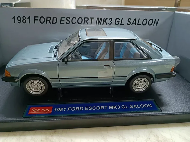 Diecast 1:18 Scale Ford Escort MK3 GL XR3 1981 Alloy Car Model Toy ...