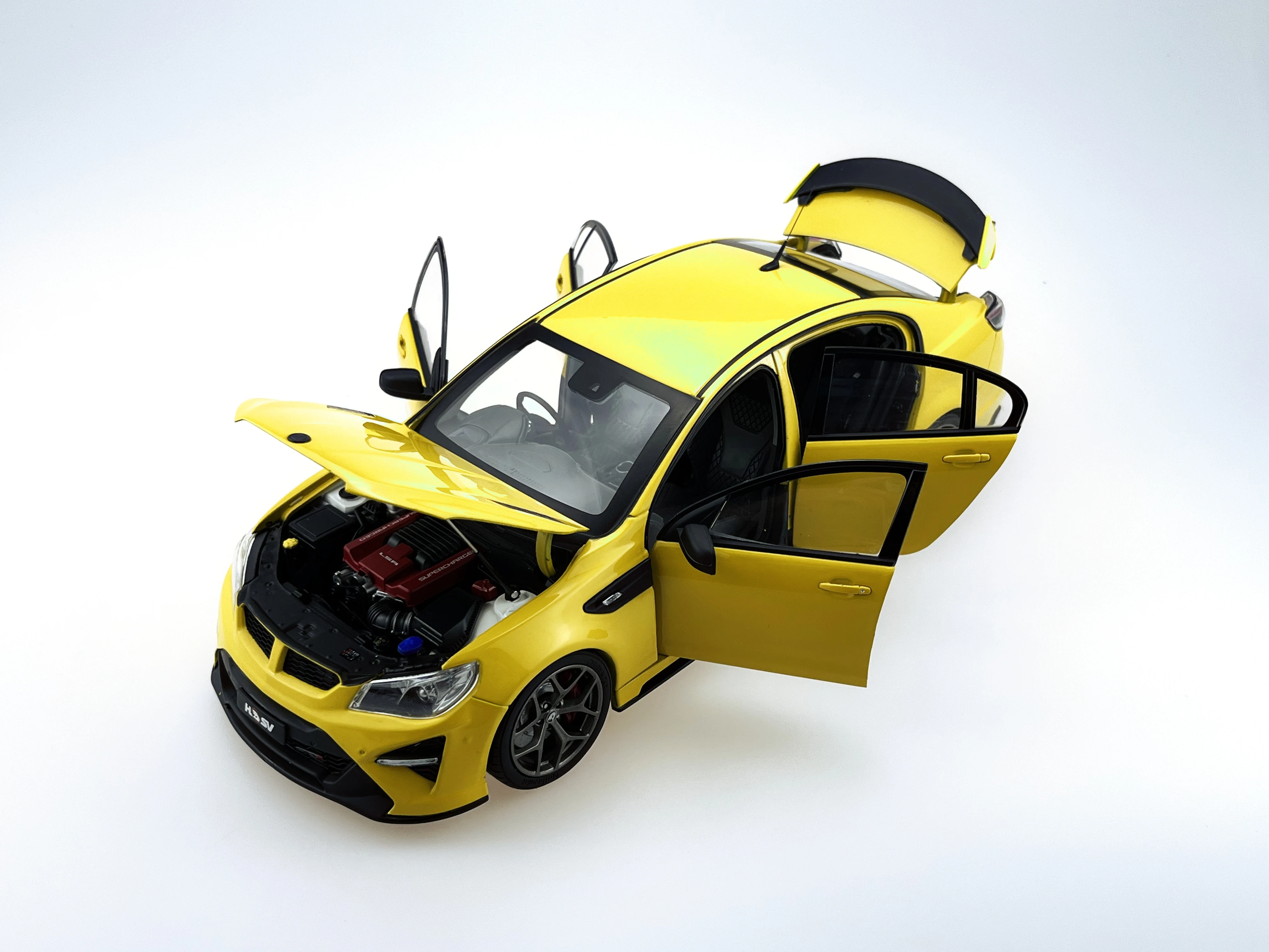 Biante-1-18-Scale-HSV-GTSR-Collection-and-display-of-die-casting-alloy ...