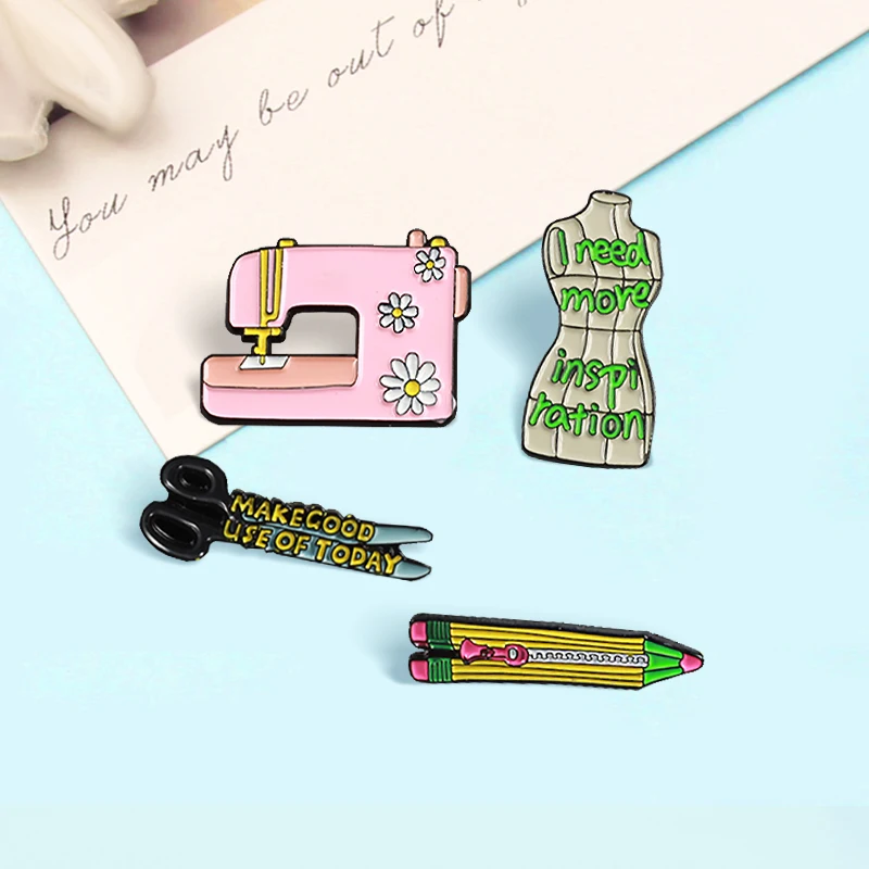 Pink Sewing Machine Clipart