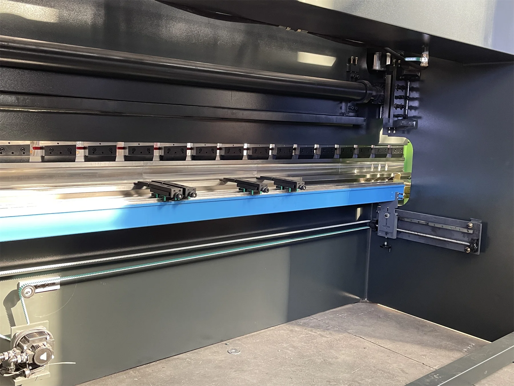 Buy New Electronic Equipment CNC Press Brake With TP10S Tp10s ...